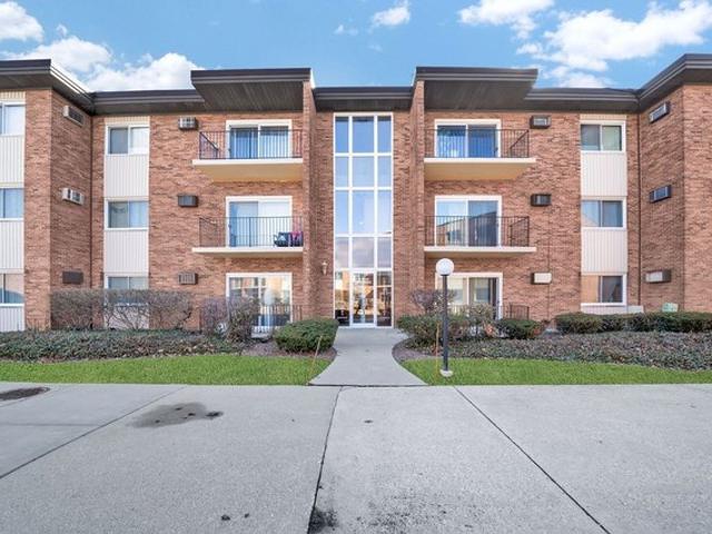 4112 W 98th St Apt 102, Oak Lawn, IL 60453