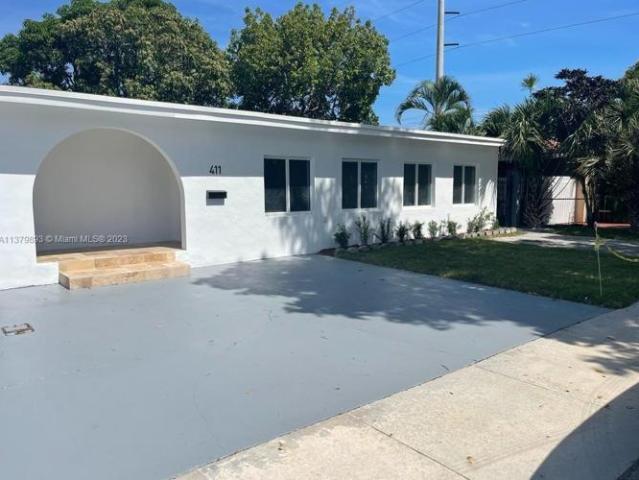 411 51st Ave NW, Miami, FL 33126