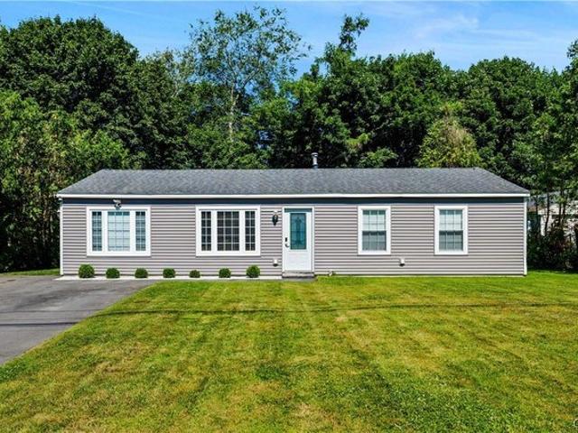 411 Cedarbrook Cres, Utica, NY 13502