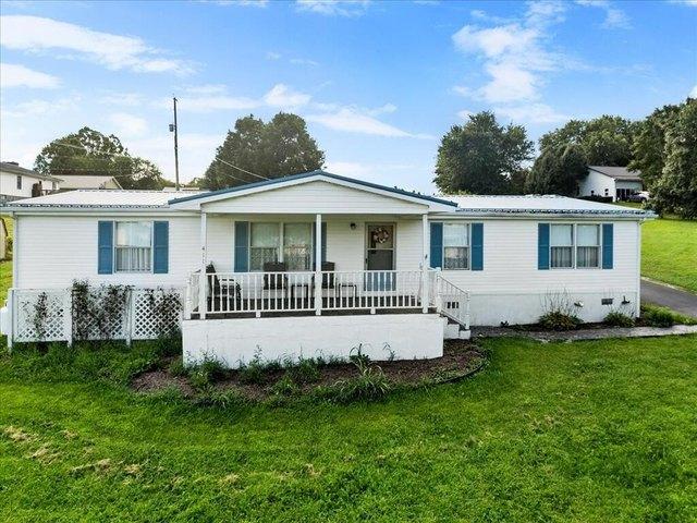 411 Chinquapin Ave, Rural Retreat, VA 24368