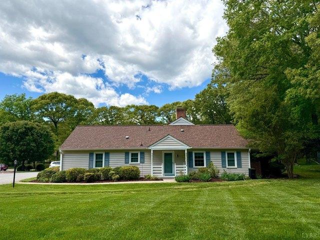 411 Clays Crossing Dr, Forest, VA 24551