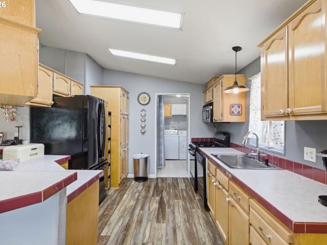 411 currie ln