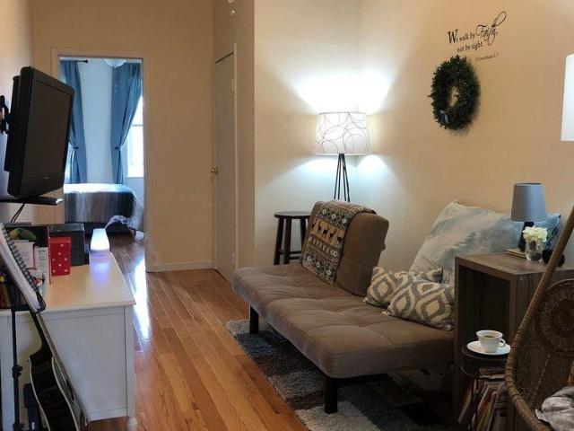 411 Adams St # 7