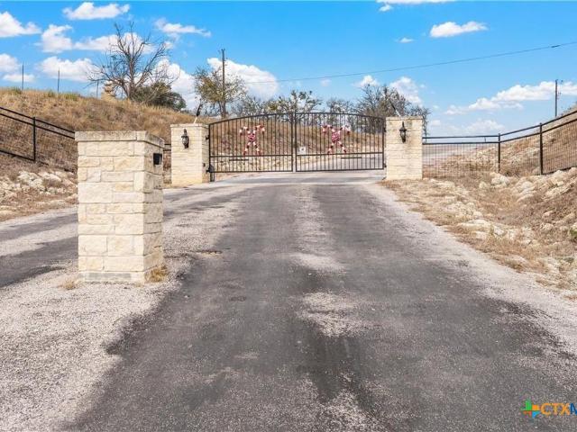 411 Arrowhead Trail