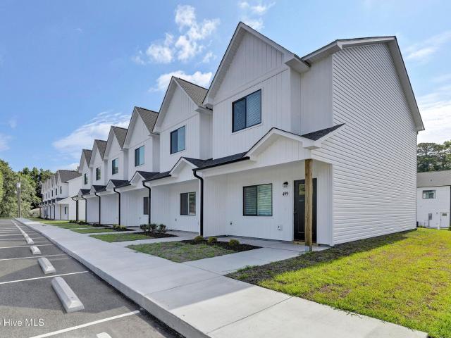 411 Blue Bluff Lane, Jacksonville, US, NC