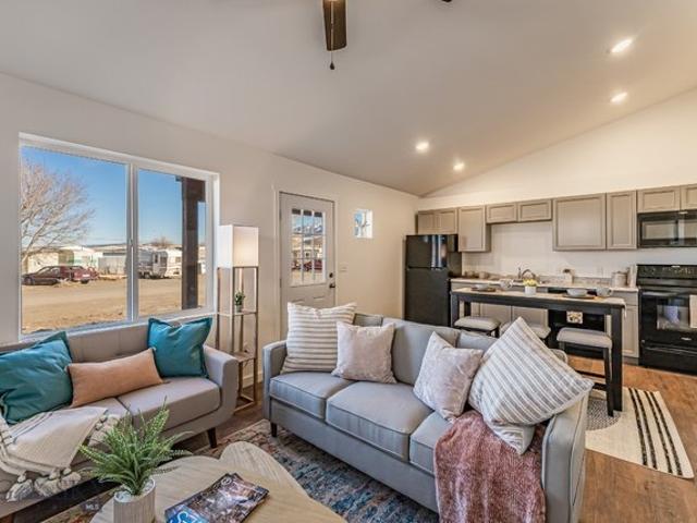 411 Brookline St Apt B, Livingston, MT 59047