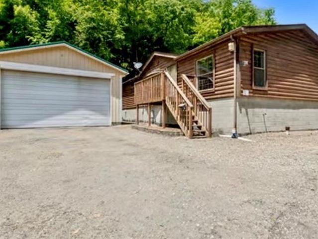 411 Days Run Rd, Creighton, PA 15030