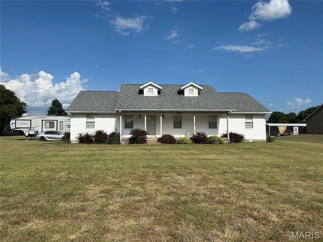 411 Dacus Dr, Sikeston, MO 63801