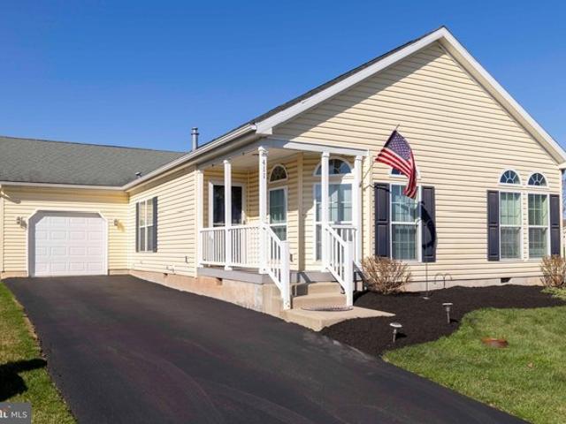 411 Dandelion Dr, Blue Bell, PA 19422
