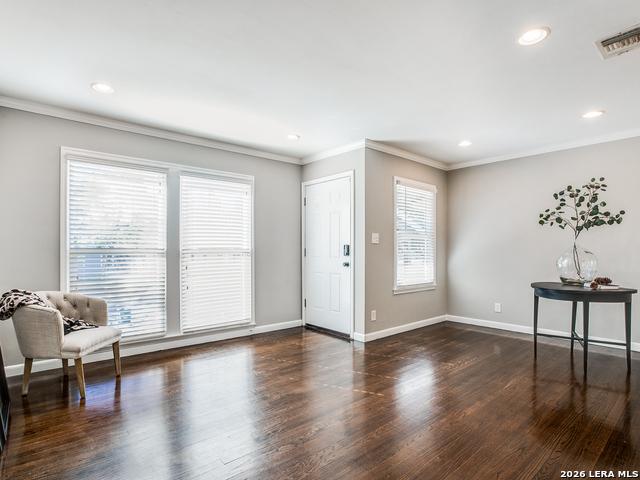 411 Devonshire Dr