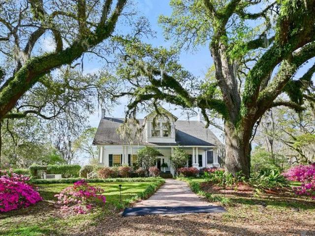 411 Desert Ln, Woodville, MS 39669