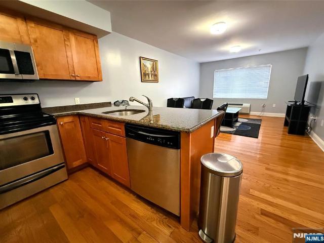 411 E Brinkerhoff Avenue # 210
