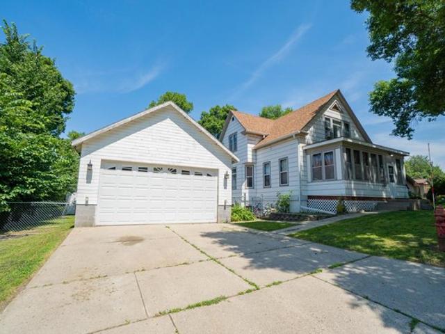 411 E Gustavus Ave, Fergus Falls, MN 56537