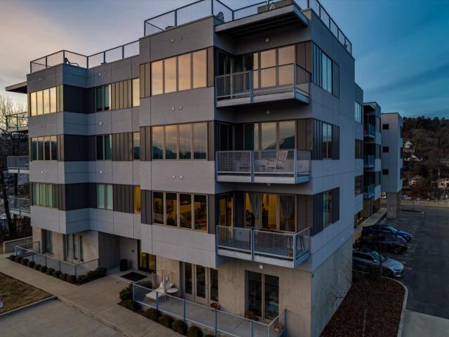 411 Fairpoint St #202 Street # 202