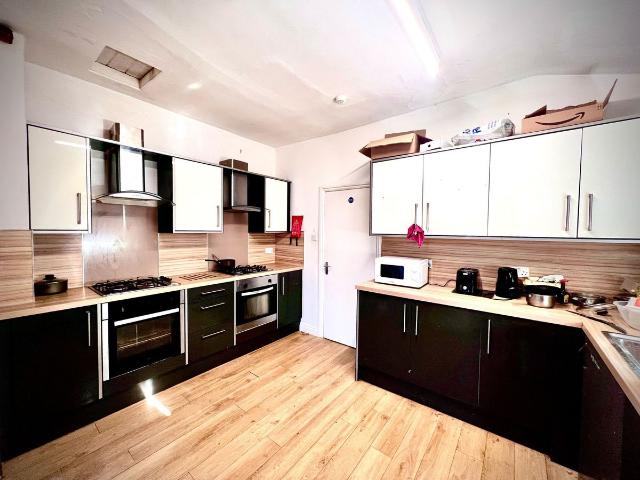 411, Flat 2, Beverley Road, Hull HU5, 7 bed flat to rent, £412 pcm | PrimeLocation