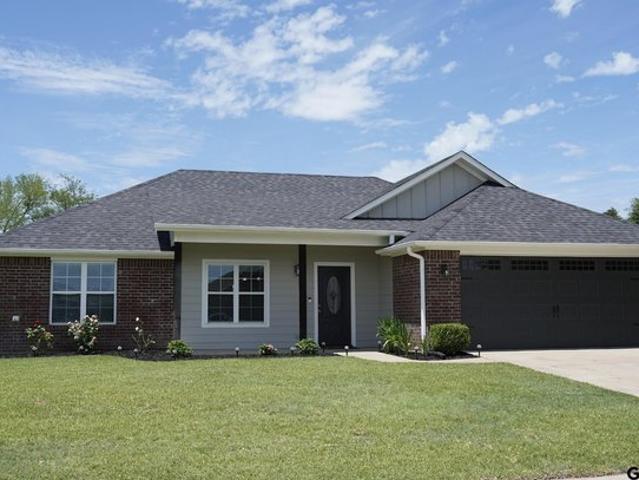 411 Harrell Dr, Chandler, TX 75758