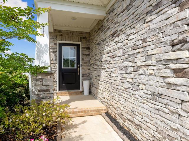 411 Hickory View Drive