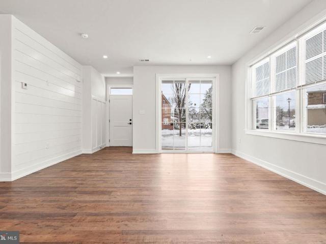 411 Isabelle Court # 201