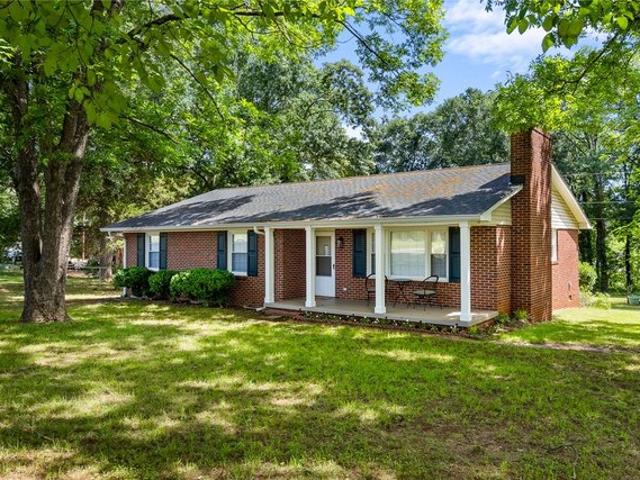 411 Jasmin Dr, Anderson, SC 29626