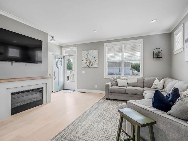 411 Juniper Dr