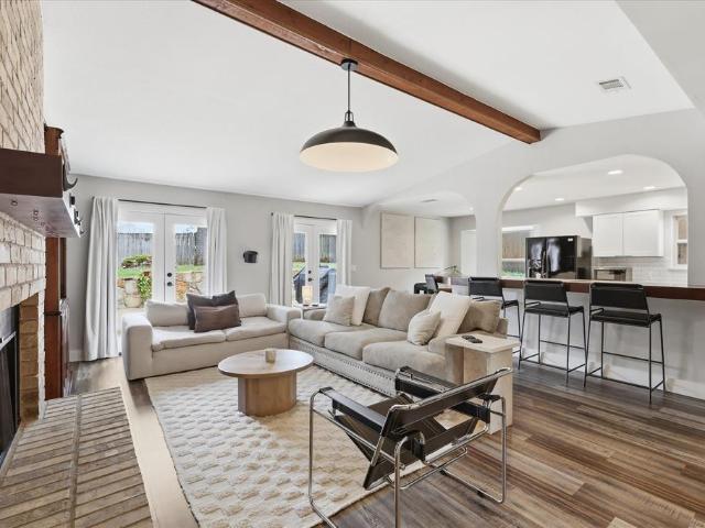 411 Lake Vista E