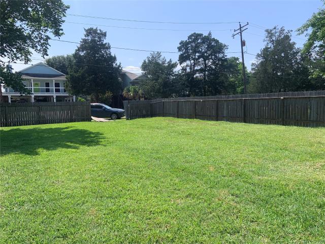 411 Lakeside Dr, Kemah, TX 77565 | MLS #41028 | Compass