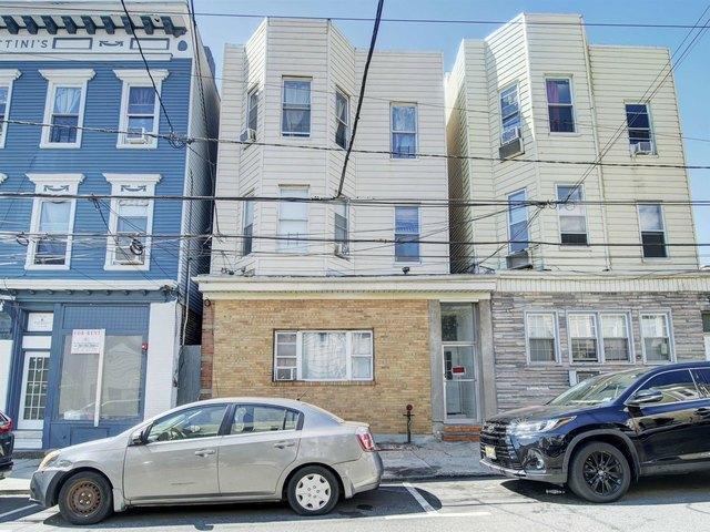 411 Monastery Pl, Union City, NJ 07087