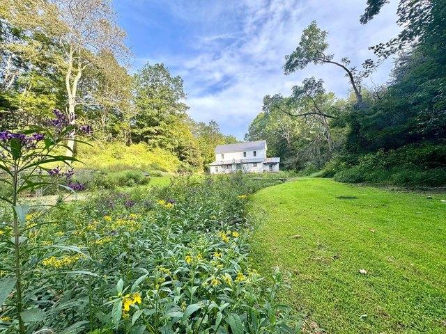 411 Masters Run, Le Roy, WV 25252