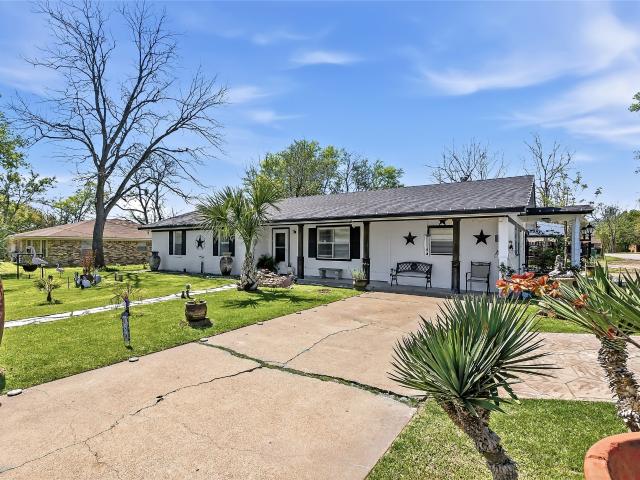 411 N Commerce St, Madisonville, TX 77864 | MLS #97132