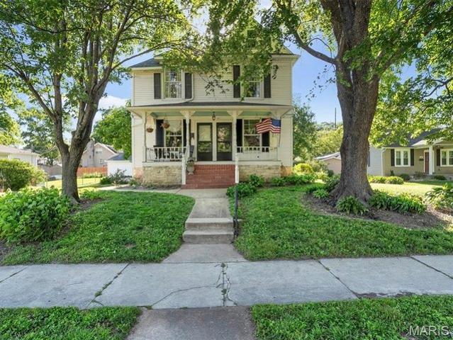 411 N Columbus St, Pacific, MO 63069