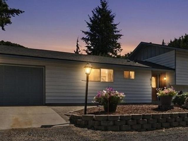 411 N Colorado Ave, East Wenatchee, WA 98802