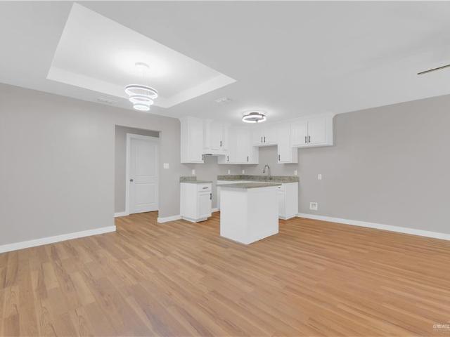 411 N Esperanza Street