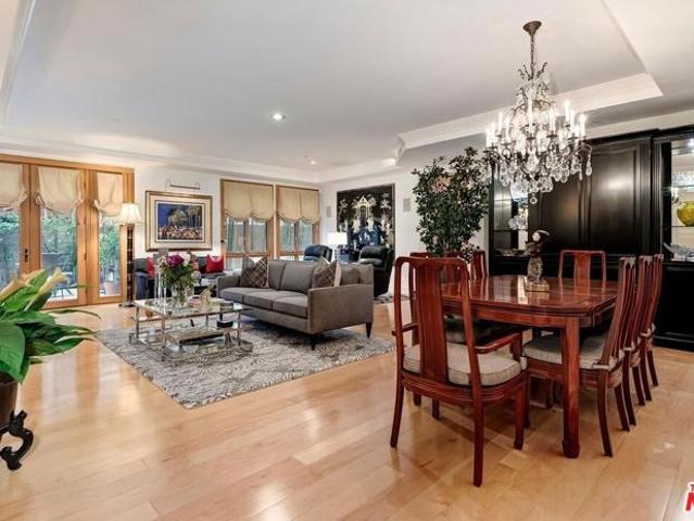 411 N Oakhurst Dr #106, Beverly Hills, CA 90210