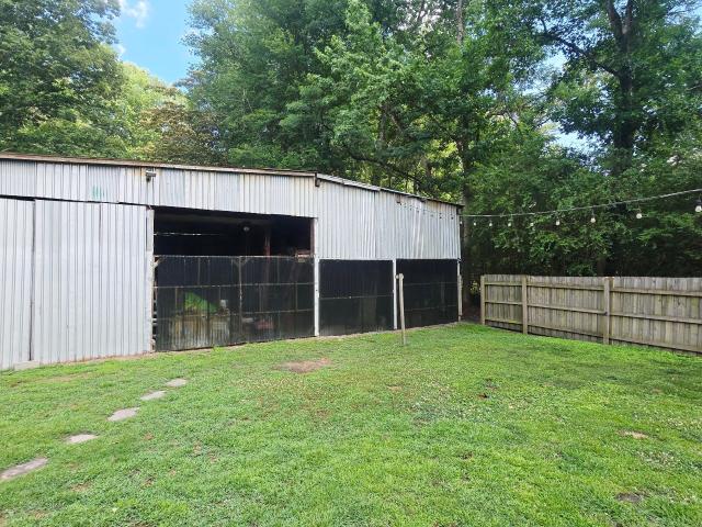 411 NW Backwoods Road