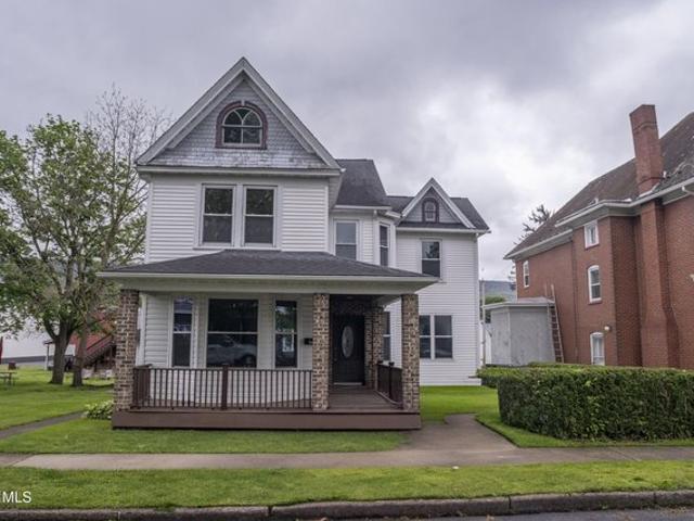 411 S 1st St, Bellwood, PA 16617