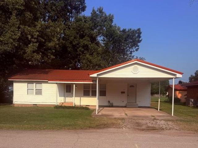 411 S Greenville St, Rector, AR 72461