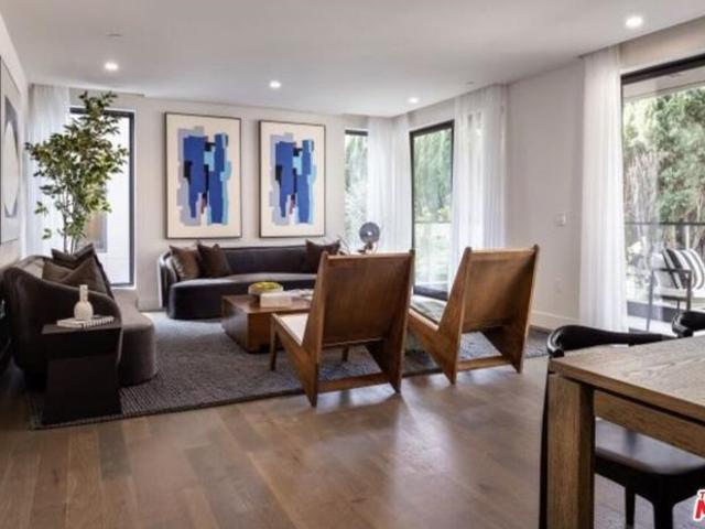 411 S Hamel Rd #208, Los Angeles, CA 90048