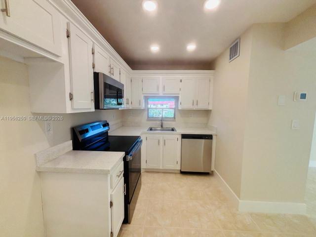 411 S Hollybrook Dr, Unit 305, Pembroke Pines, FL 33025 | MLS #A11956