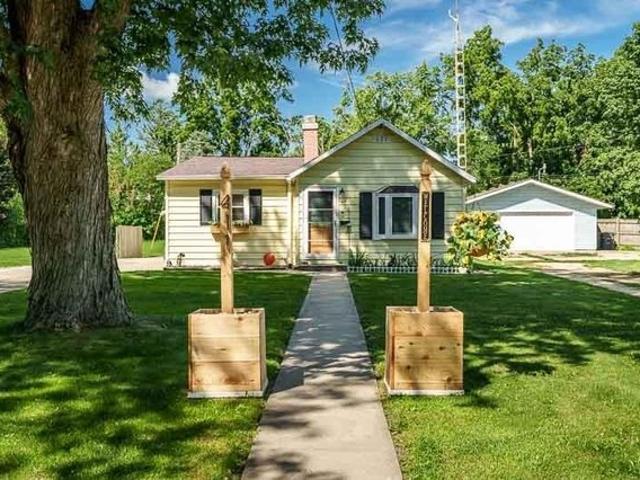 411 S Madison St, Evansville, WI 53536