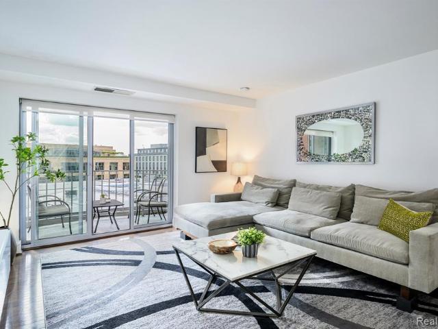 411 S Old Woodward Avenue # 529