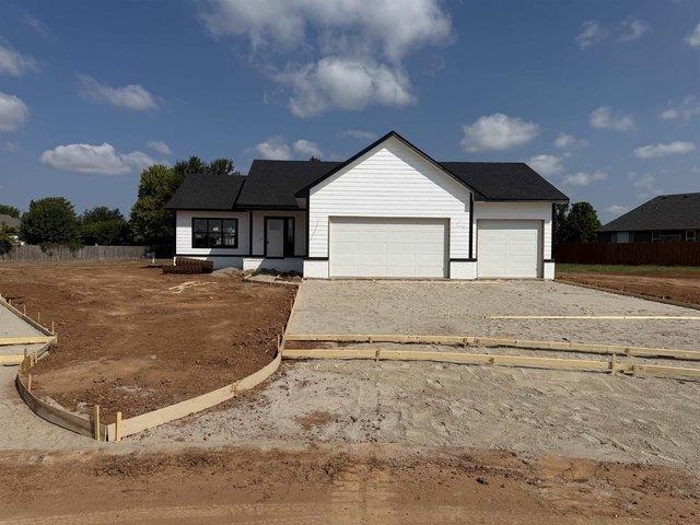 411 S Stoney Creek St, Clearwater, KS 67060