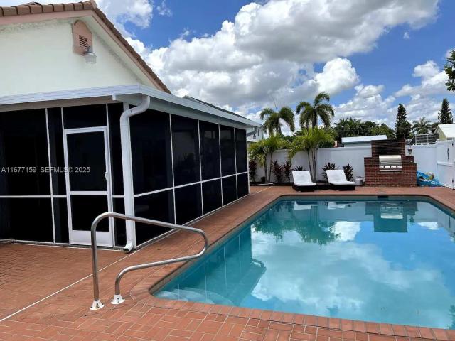 411 SE 7th St, Dania Beach, FL 33004 | MLS #A11677 | Compass