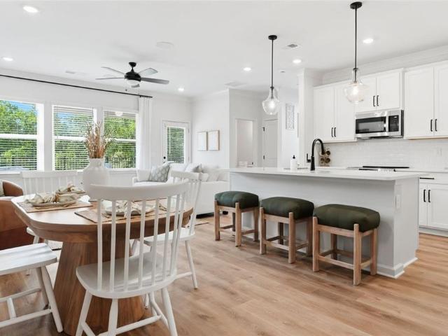 411 Summit View 2
