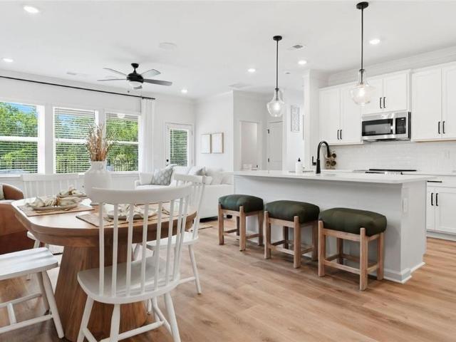 411 Summit View 4