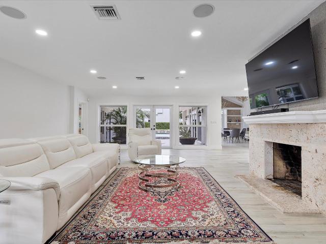 411 Poinciana Dr, Fort Lauderdale, FL 33301 | MLS #B26012 | Compass