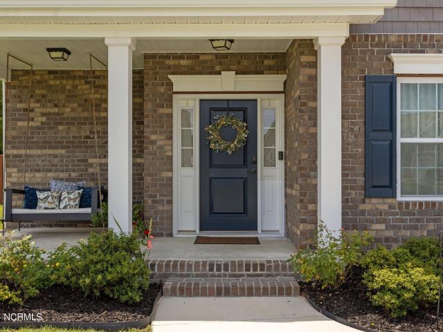 411 Palisades Way