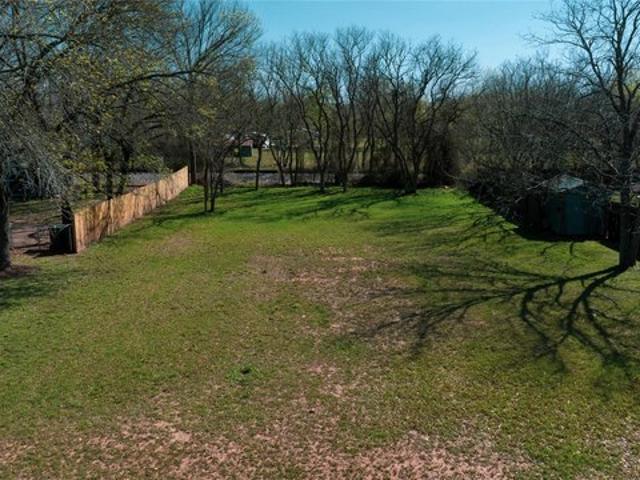 411 Persimmon St, Bastrop, TX 78602