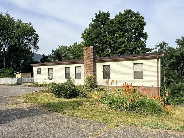 411 Riverside Dr, Rich Creek, VA 24147