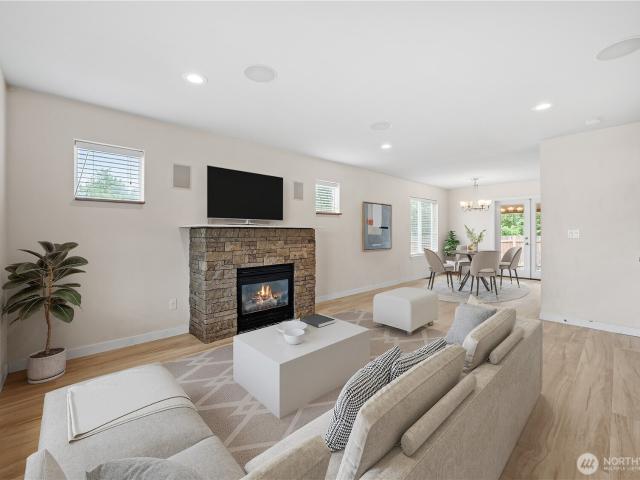 411 Rudnick Court NW