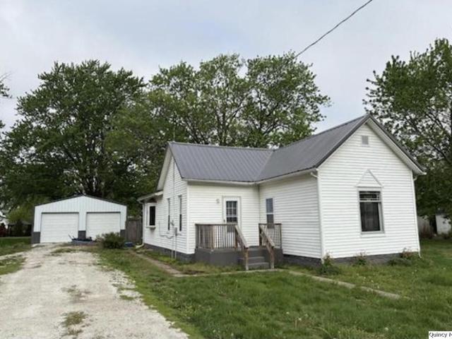 411 W 4th St, Golden, IL 62339